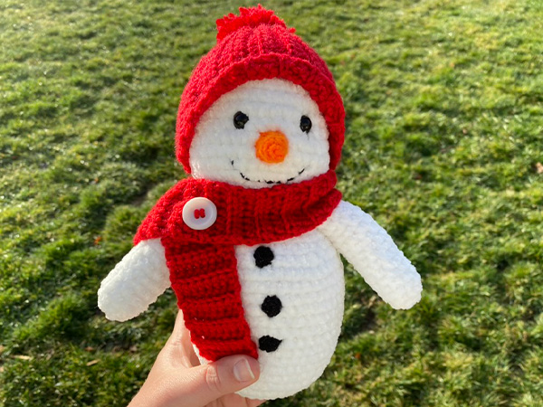 Charming Free Crochet Snowman Pattern For Winter Delight - Hands That Bless