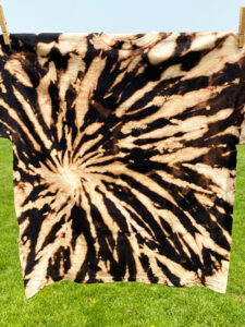 Easy Reverse Tie Dye Tutorial With and Without Bleach - Hands That Bless