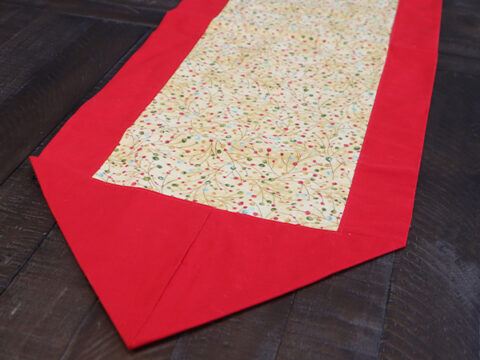 How To Make An Easy Table Runner With Free Sewing Tutorial - Hands That ...