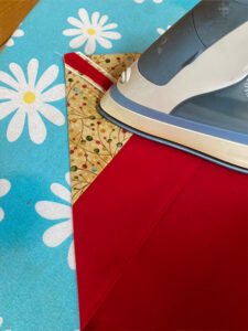 How To Make An Easy Table Runner With Free Sewing Tutorial - Hands That ...