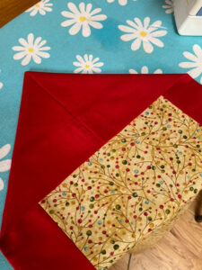 How To Make An Easy Table Runner With Free Sewing Tutorial - Hands That ...