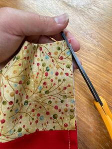 How To Make An Easy Table Runner With Free Sewing Tutorial - Hands That ...