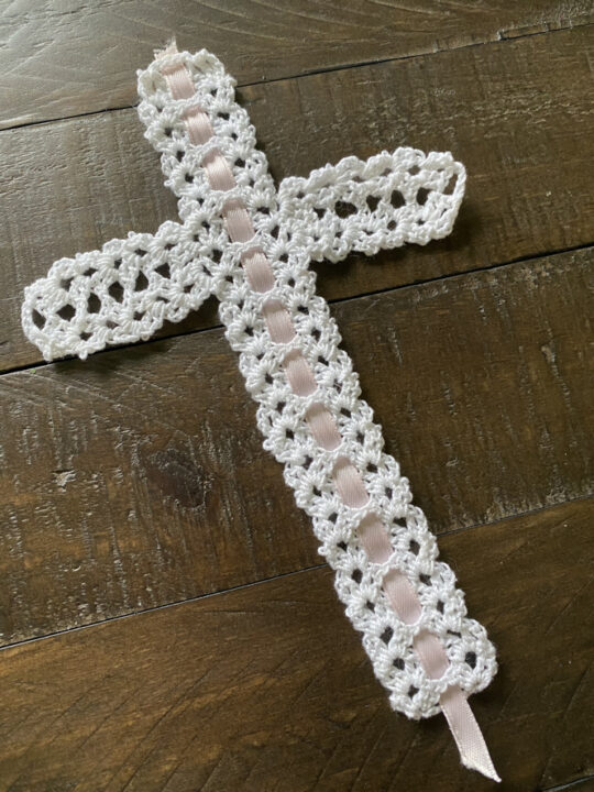 Free Lace Crochet Cross Pattern With Easy Tutorial - Hands That Bless