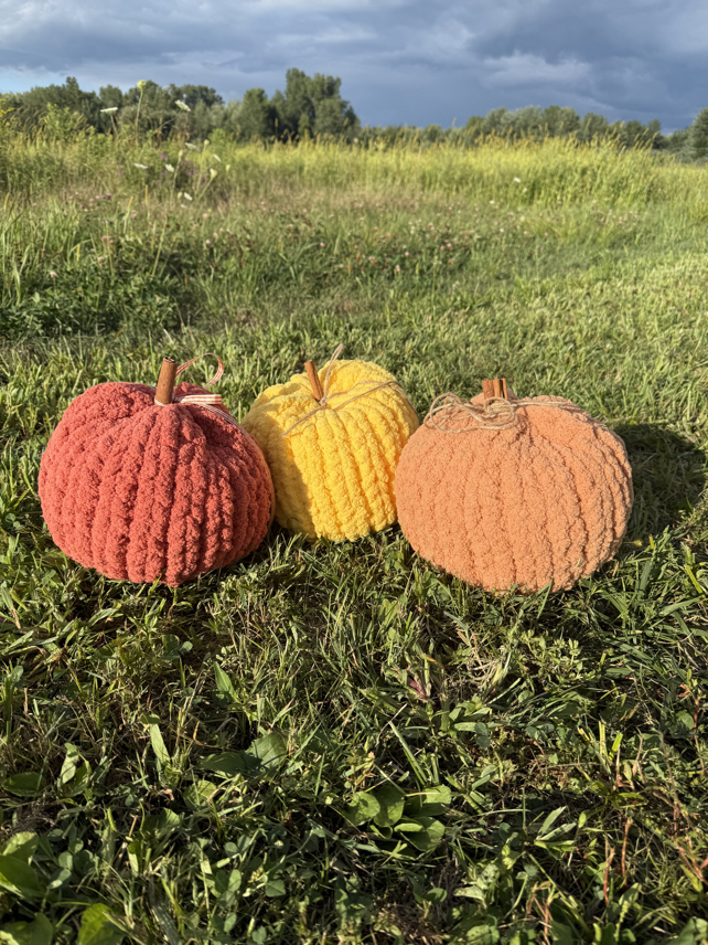 How To Hand Knit Pumpkins With Chunky Yarn - Hands That Bless