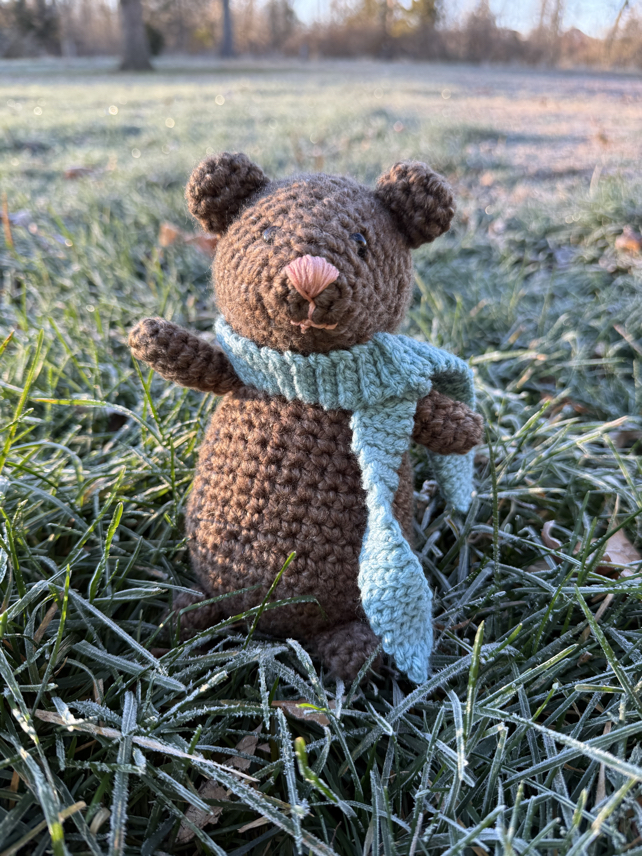 How To Make The Cutest Little Crochet Mouse Pattern - Hands That Bless